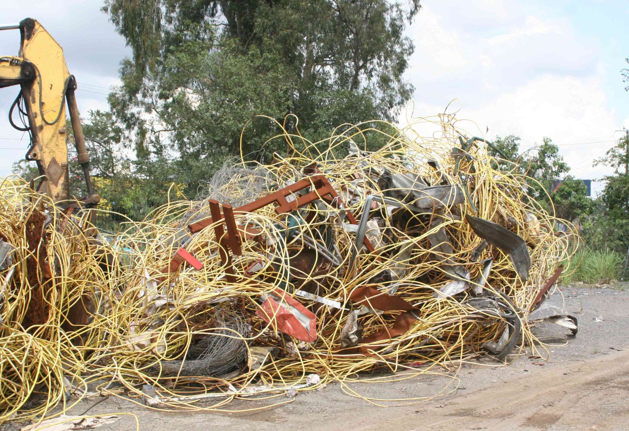 Why You Should Choose A Scrap Metal Clean Up